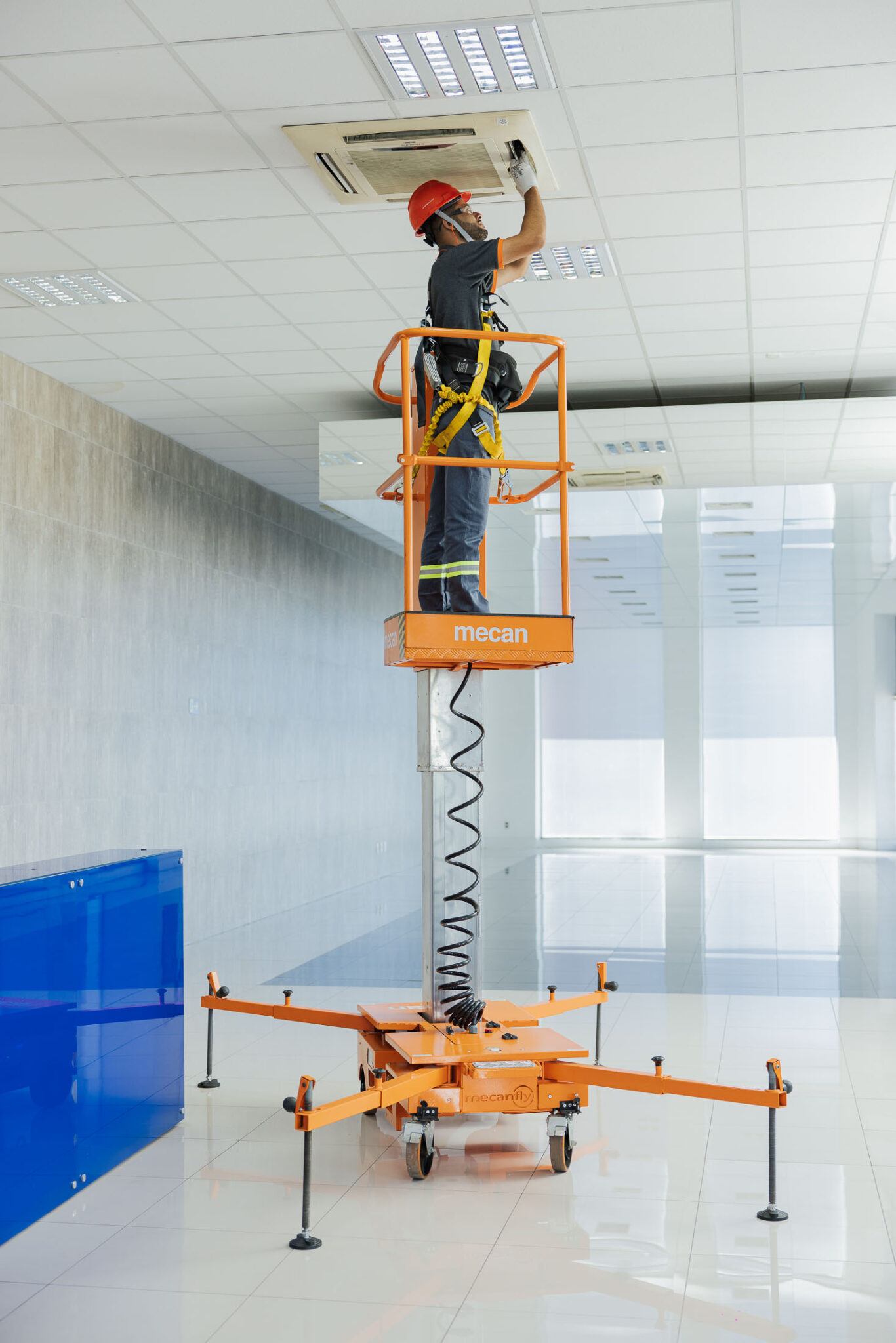 MecanFly: Solução para Acesso Seguro em Pequenas Alturas - Mecan